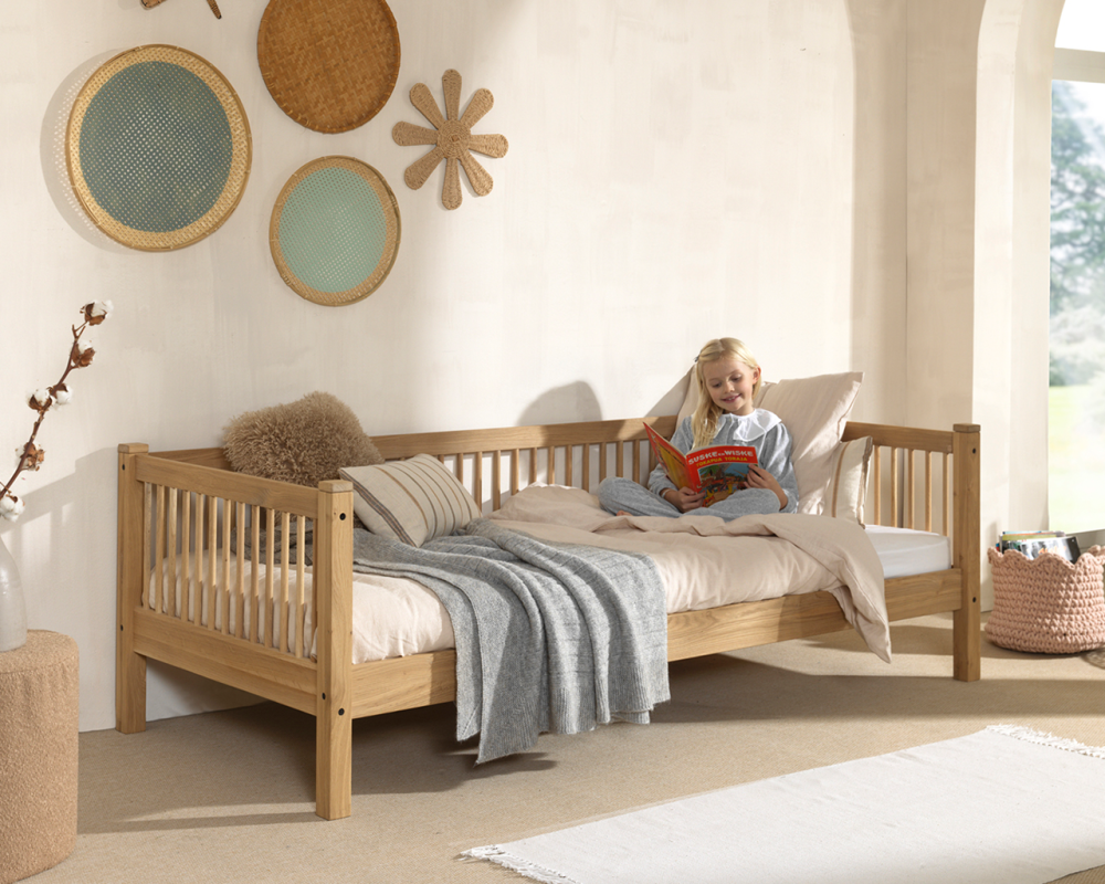 Woody Solid Oak Daybed - Room To Grow